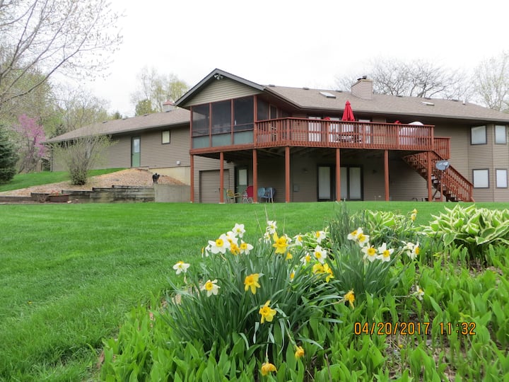 New Pella, Ia  Airbnb - Elk Rock State Park, Knoxville