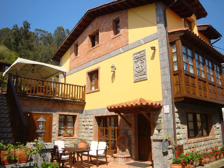 Casa Asturiana Junto Al Mar, El Golf Y La Montaña - Llanes