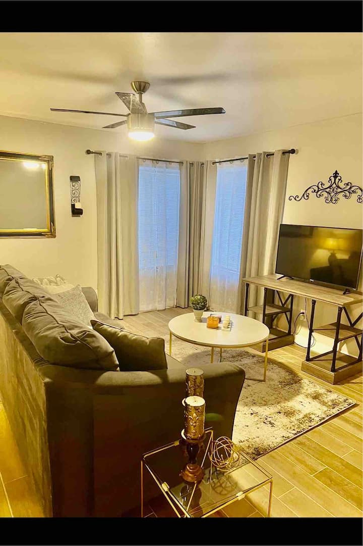 The Cozy Condo - Bakersfield, CA