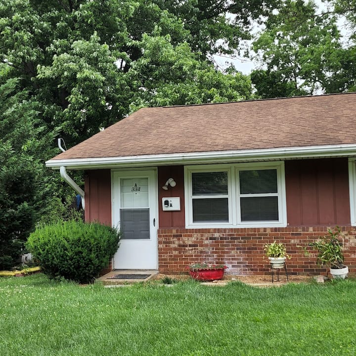 Entire Place. Fully Furnished. Has Laundry. - Waynesboro, VA