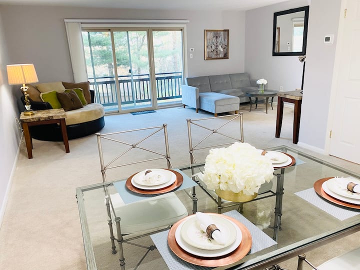 Hot Tub Time Machine - Family Friendly Staycation! - Annapolis, MD