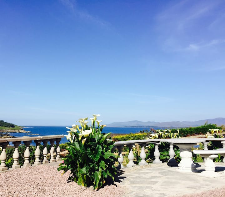 Great Sea Views, Hear The Waves From Your Balcony. - Kenmare