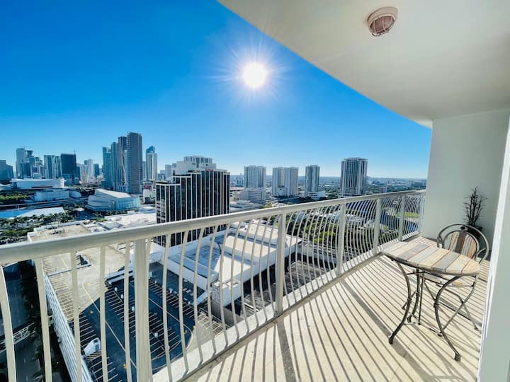 *Amazing Views On 30th Floor  Free Wifi/parking* - Miami