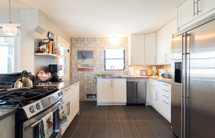 Saweeet Room With Hottub! - Wheat Ridge, CO