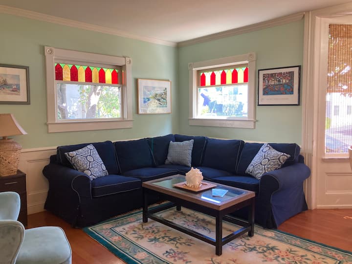 Spacious 4 Br Cottage Near The Beach - 3 Min Walk - Santa Cruz, CA