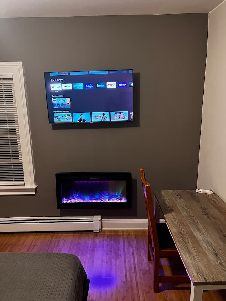 A Cozy And Comfortable Bedroom - White Plains, NY