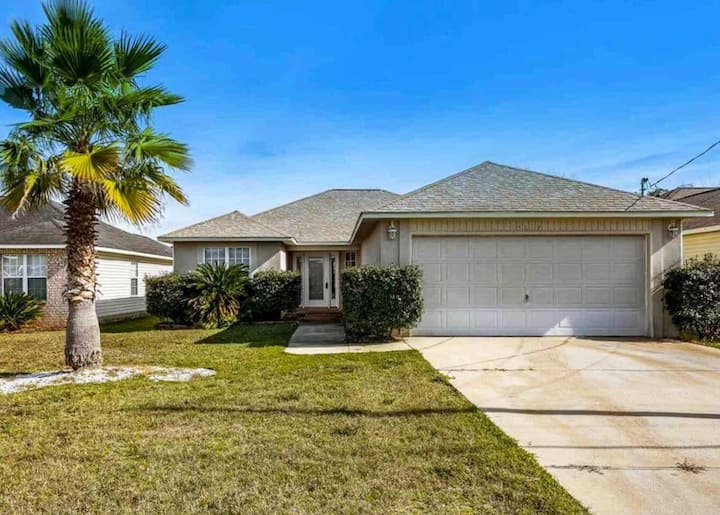 White Sandy Beaches Minutes From This Retreat - Perdido Key, FL