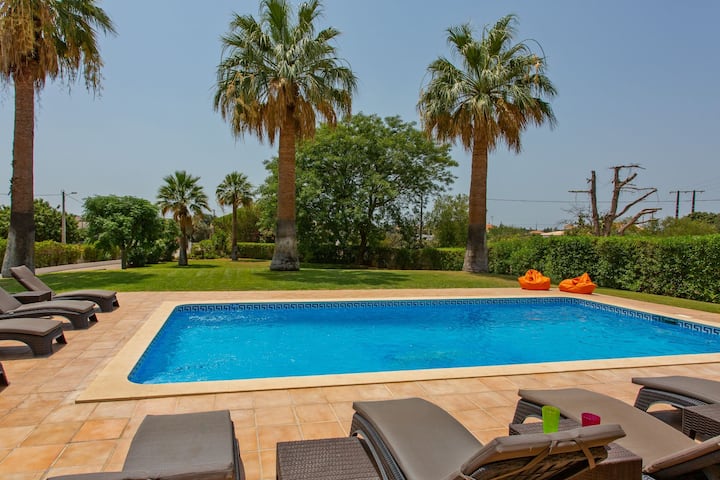 Vr 129 - Spacious 8 Bedroom Villa - Quarteira