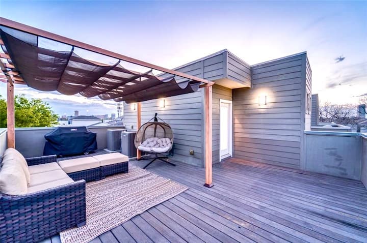 Luxury Houston Home W/private Rooftop & Bbq - Houston, TX