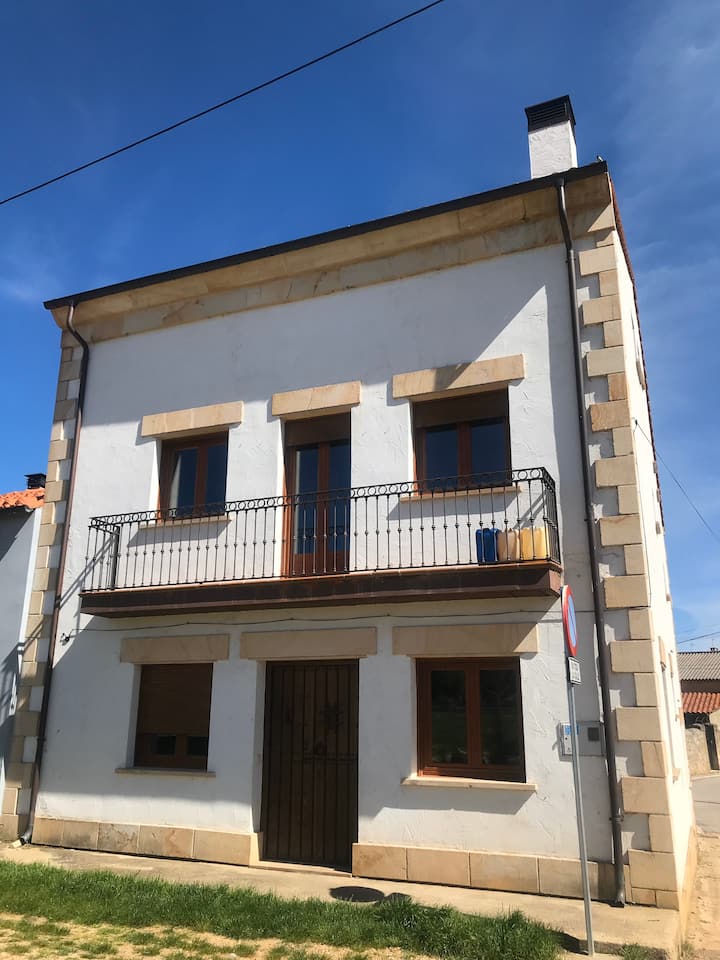 Casa De Pueblo A 5 Km De Soria Capital - Soria