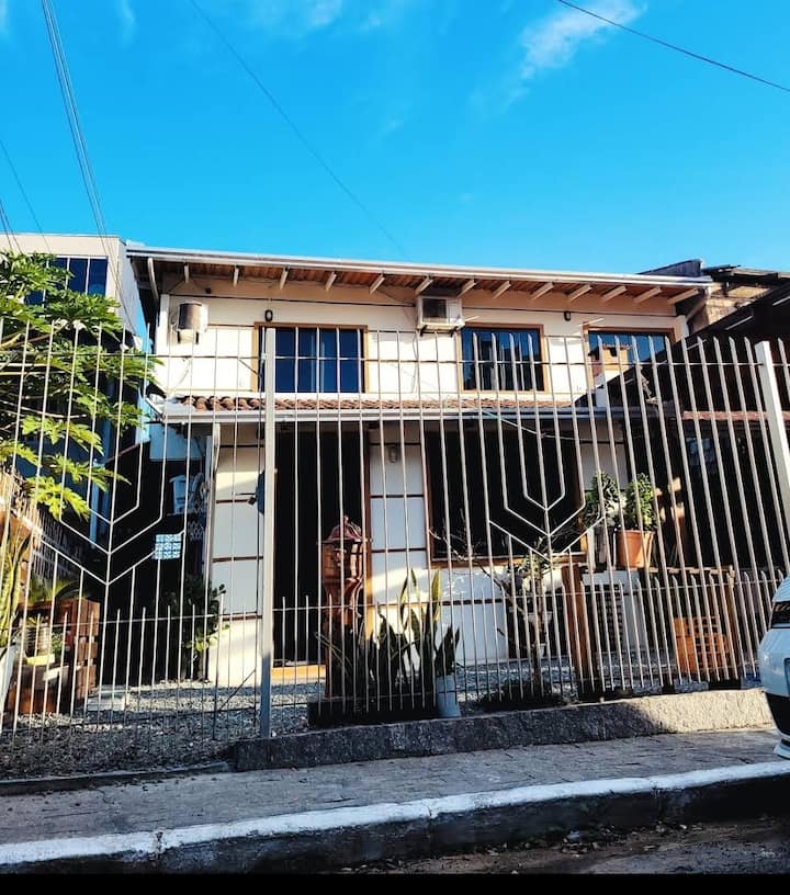 Quarto Estilo Kitnet Em Itajaí 02 - Navegantes