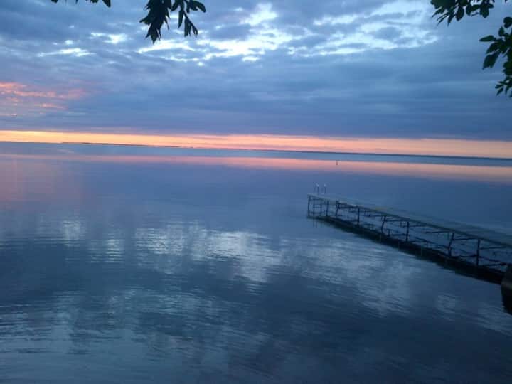 Architectural Log House On Lake Simcoe. - Innisfil