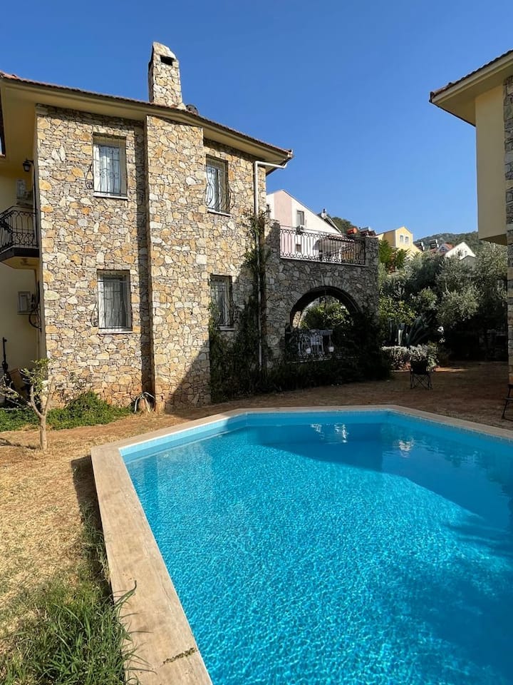 ŞEhir Merkezinde Harika Villa - Ölüdeniz