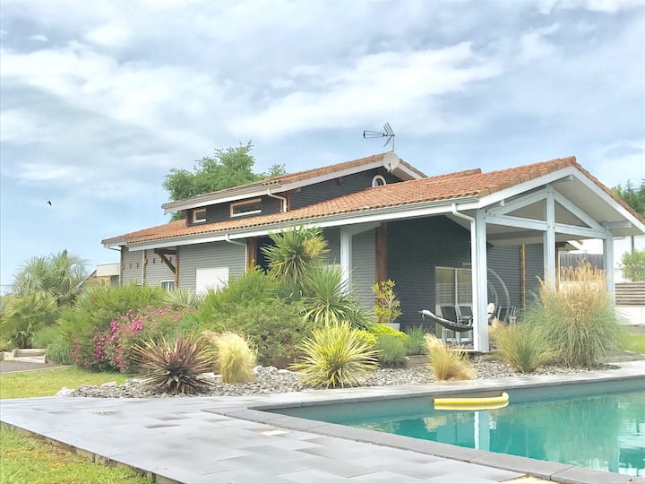 Maison 160 M² - Terrain 3200m2 - Piscine- 4ch -9p. - Dax