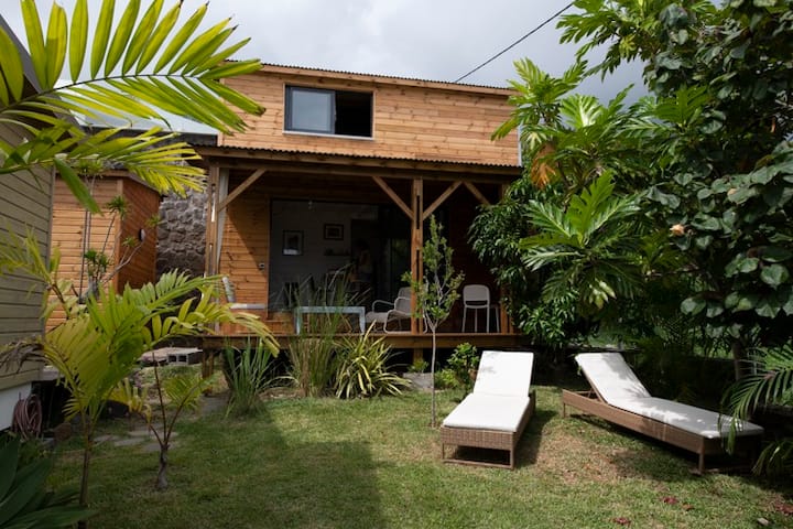 Maisonnette, Calme, Vue Mer Et Piscine Partagée. - Réunion
