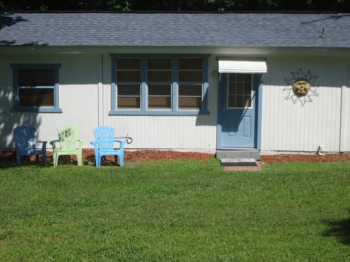 Cozy Comfortable Cottage - Port Orange, FL