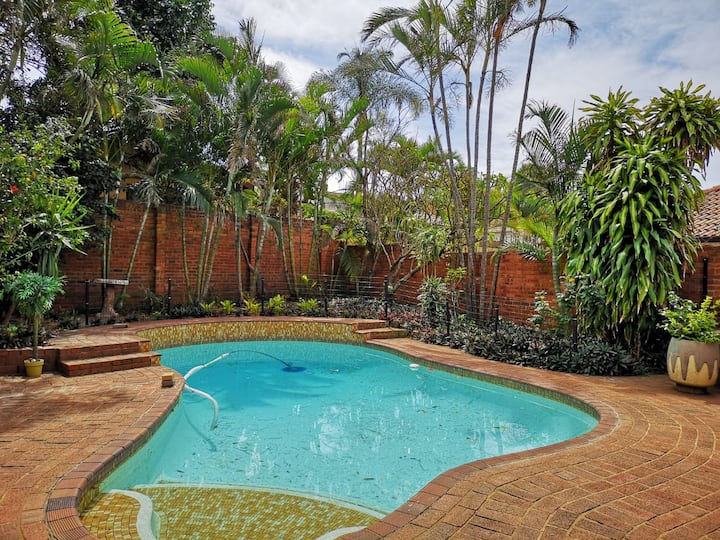 Cosy Private Room With Own Entrance - Umhlanga