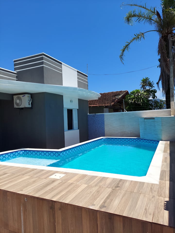 Casa Com Piscina, Ar Condicionado E Wi-fi. - Peruíbe