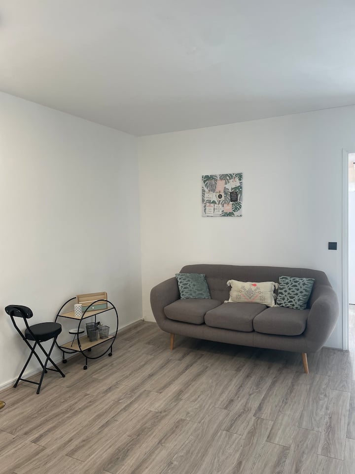 C3: Chambre Privée Idéale Pour 1 Personne - Cergy