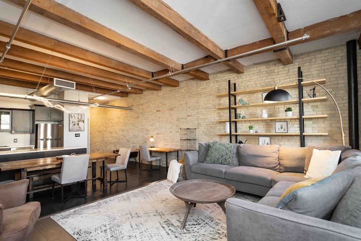 Premiere 1 Bdrm-king Bed- Soaker Tub+24/7 Parking - Winnipeg