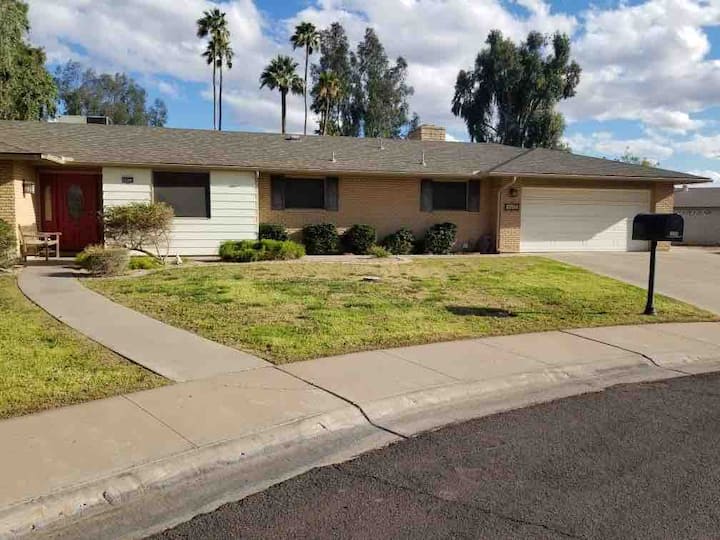 Guest House With Kitchenette - Glendale, AZ