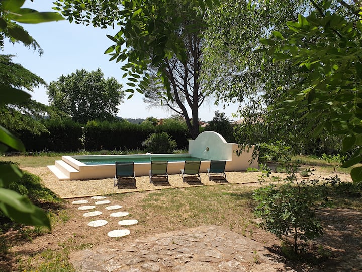 Jolie Maison Avec Piscine Et Jardin Proche Ventoux - Carpentras