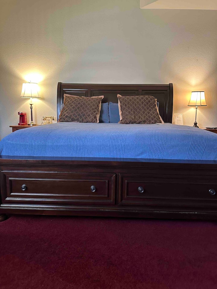 The Horace Greeley Room - Greeley, CO