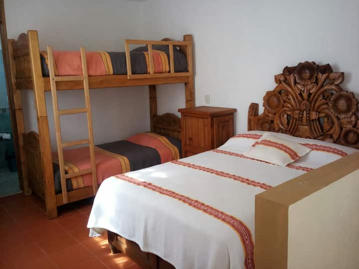 Habitación Para 6 Personas Casa Mágica En La Isla - Tzintzuntzan