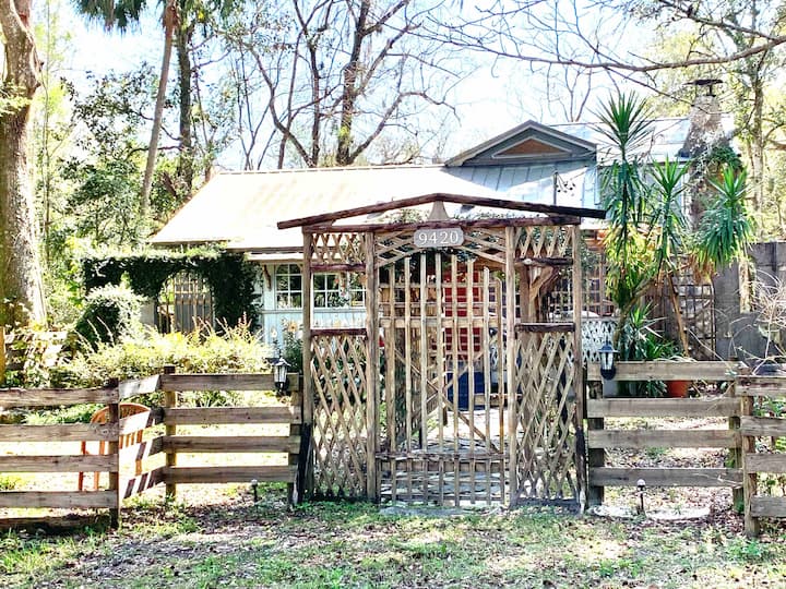 Withlacoochee River Charming Cottage - Inverness, FL