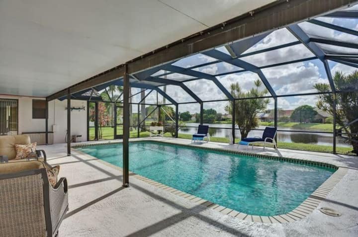 Enormous Pool House On The Lake - Sunset Season - Boynton Beach, FL