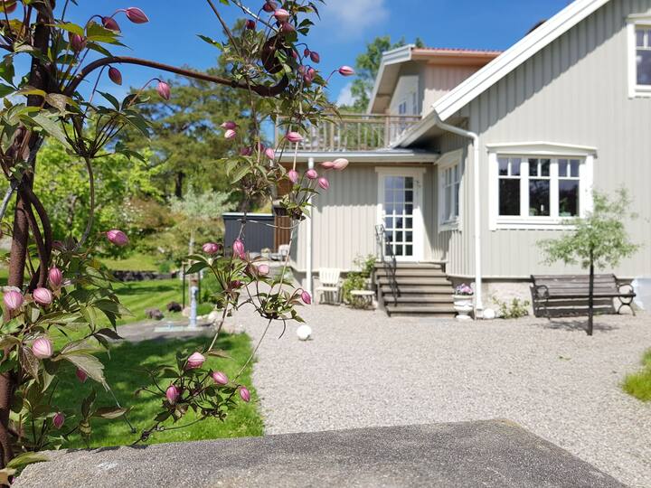 Charmig Villa Med äLdre Trädgård Och Fri Parkering - Onsala