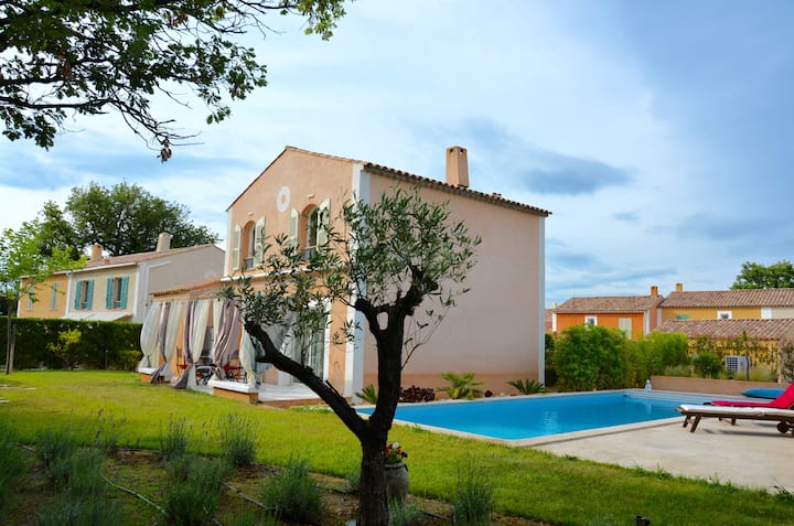 Charmante Villa Avec Piscine Sur La Côte D’azure - Les Issambres
