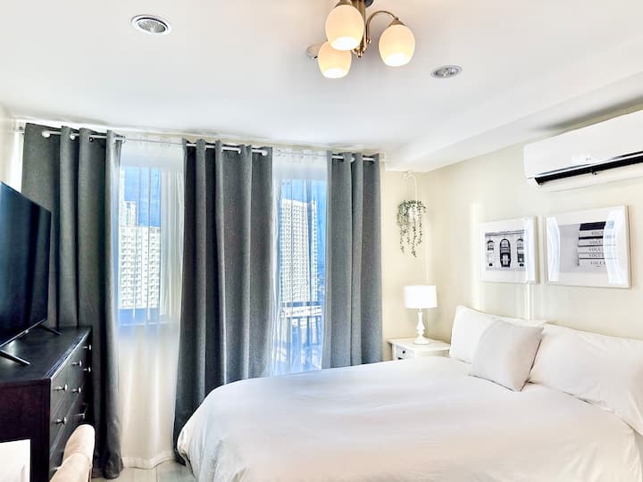 Sas (Near Ayala/pool/wi-fi + Netflix) - 세부