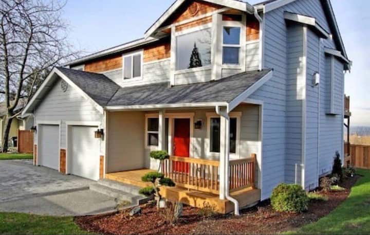 Lakeview Apartment In Quiet Neighborhood - Seattle, WA