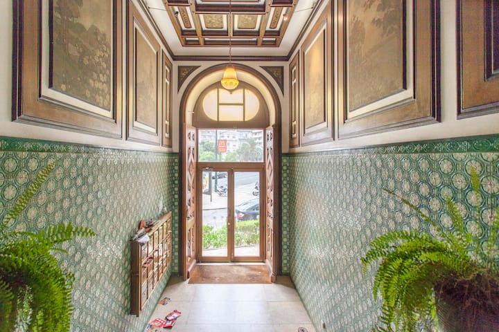 Room Private Balcony & Ac  For Young Travellers - Lisbon