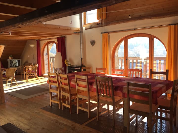Névache: Très Grand Appartement Sud Avec Balcon - Montgenèvre