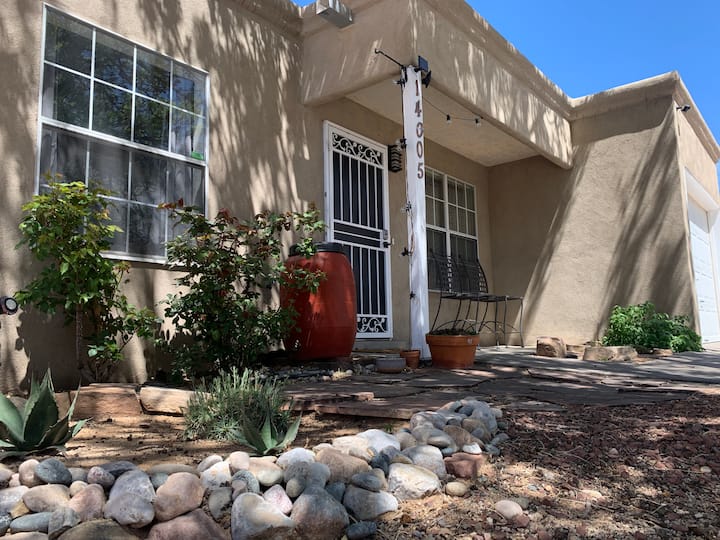 Private Townhome Near Foothills - Albuquerque, NM
