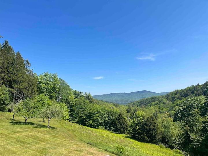 Cozy Home With Gorgeous Views In Mad River Valley - Camels Hump State Park, Waterbury Village Historic District