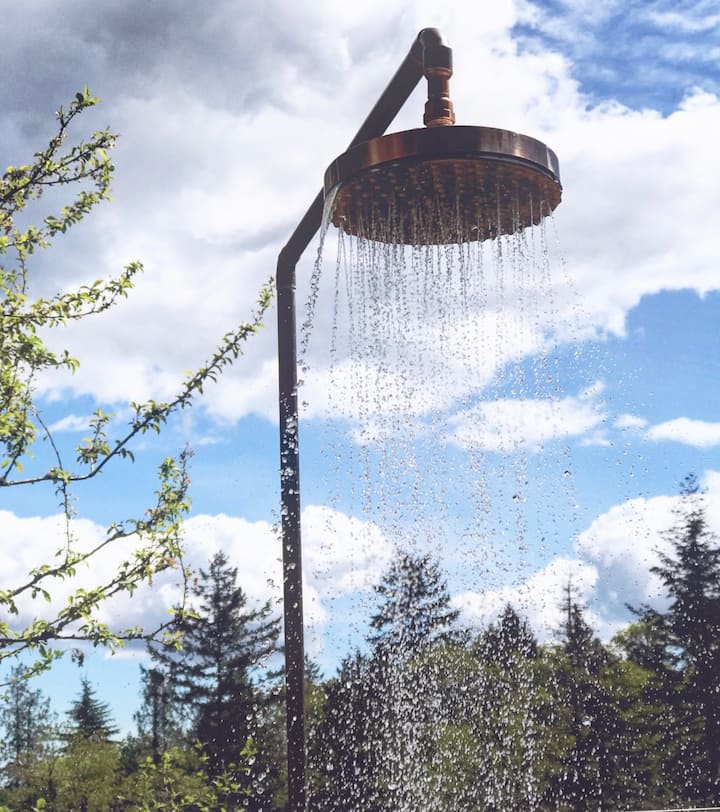 Salty Pear Casita & Wood Barrel Sauna - Salt Spring Island