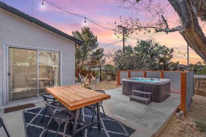 The Jt Explorer/ /Hot Tub, Close To Jtnp & Village - Joshua Tree, CA