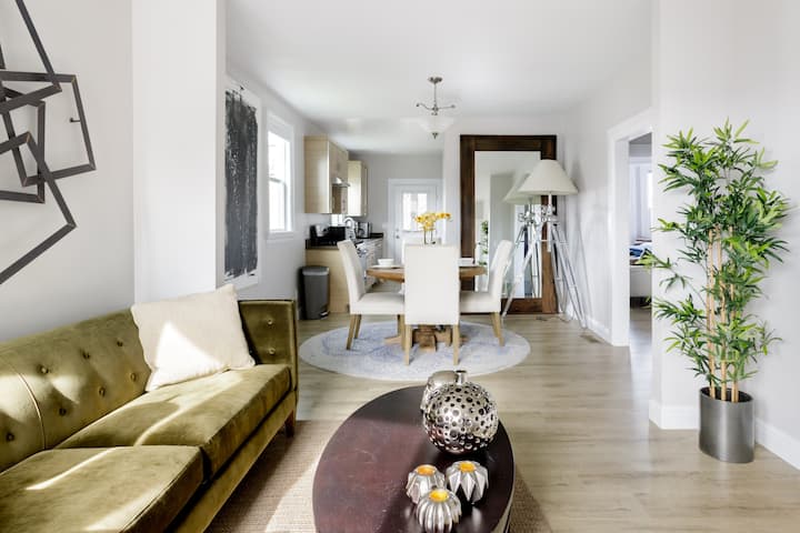 Bold And Bright Berkeley Apartment Oasis - Oakland, CA