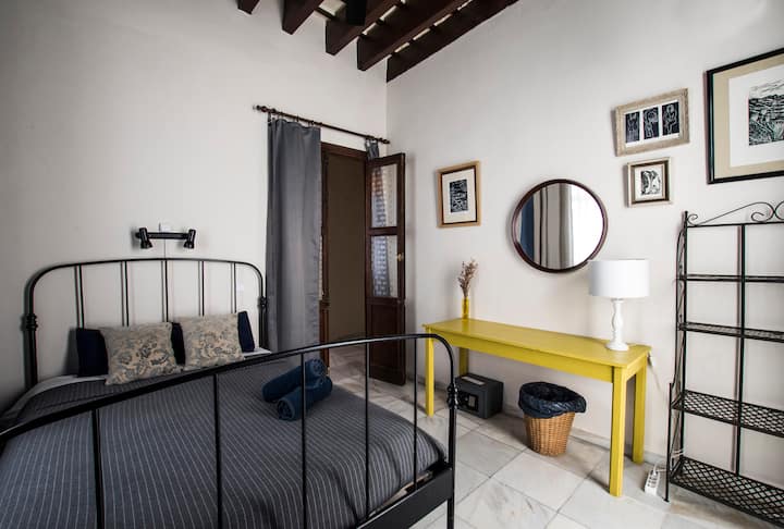 Casa Caracol; Double Room W/ Private External Wc - Cadix
