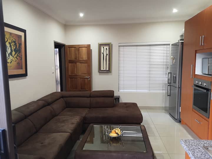 Immaculate Flat Near Embassies & Business District - Pretoria