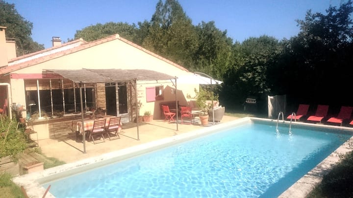 Au Goût Du Miel. 
Location
2 à 6 Personnes - Cavaillon