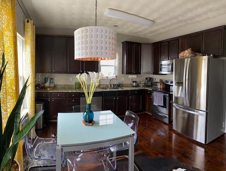 Cozy Private Bedroom In A Quiet Neighborhood - Chesapeake, VA