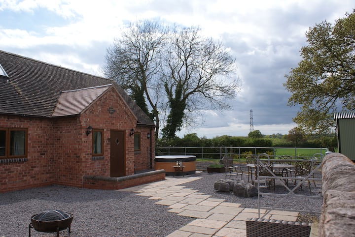 Granary At Oaks Barn Farm With Optional Hot Tub. - Evesham