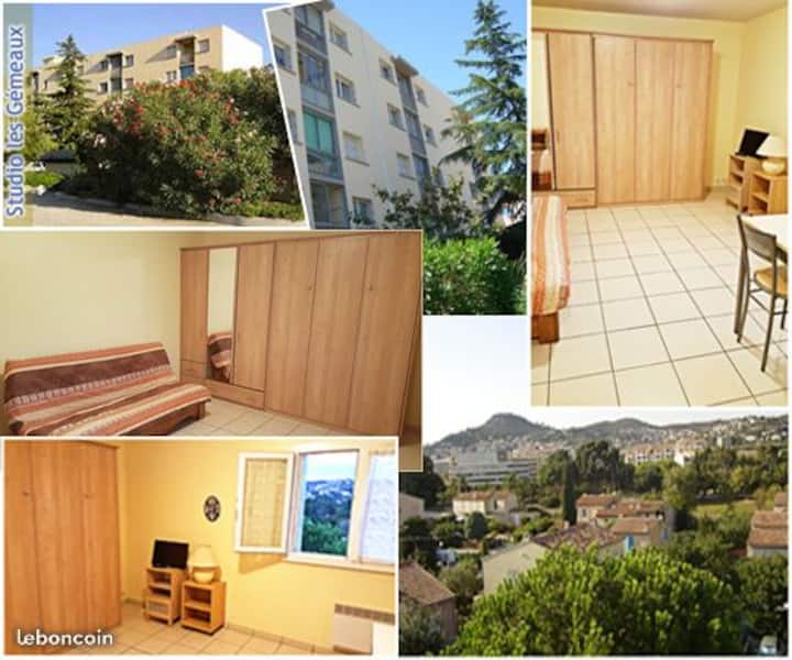 Beau Studio Hyères Centre Calme Avec Parkings - La Crau