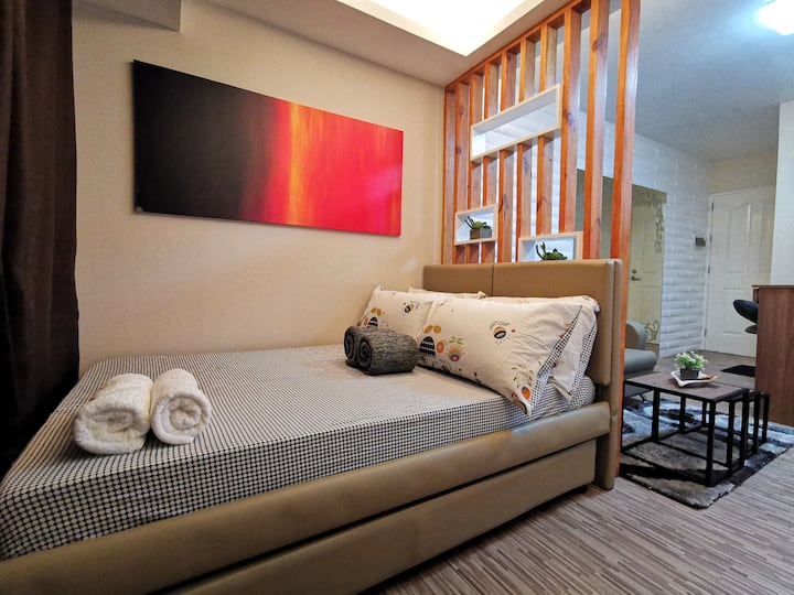 Chic Condo W/ Netflix @ Avida Tower, Cebu It Park - Cebu