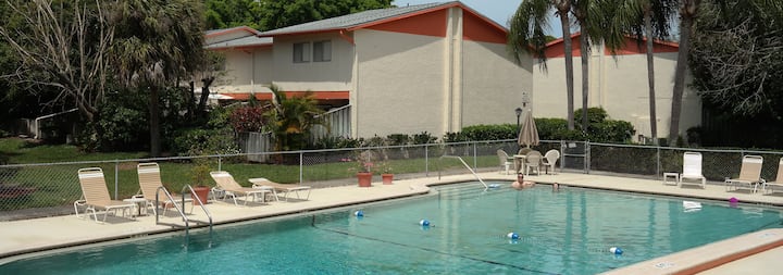 Holiday Home In Saint Peterburg - Enjoy The Pool! - Gulfport, FL