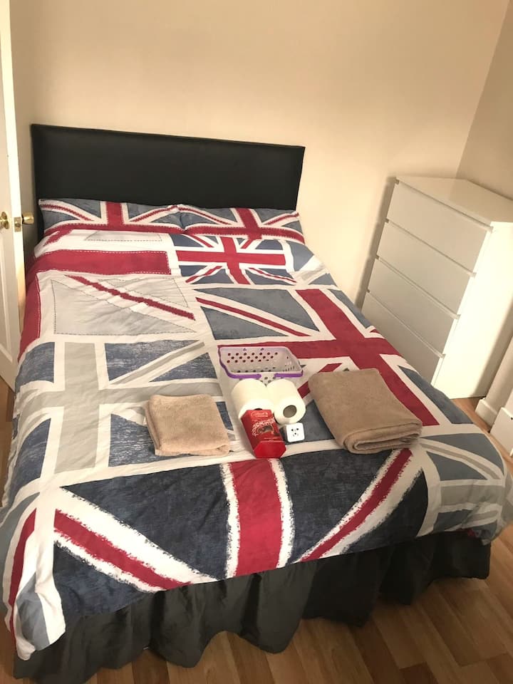 Large Room (For 1 Or 2) Near Uni Of Notts And Qmc - Nottingham